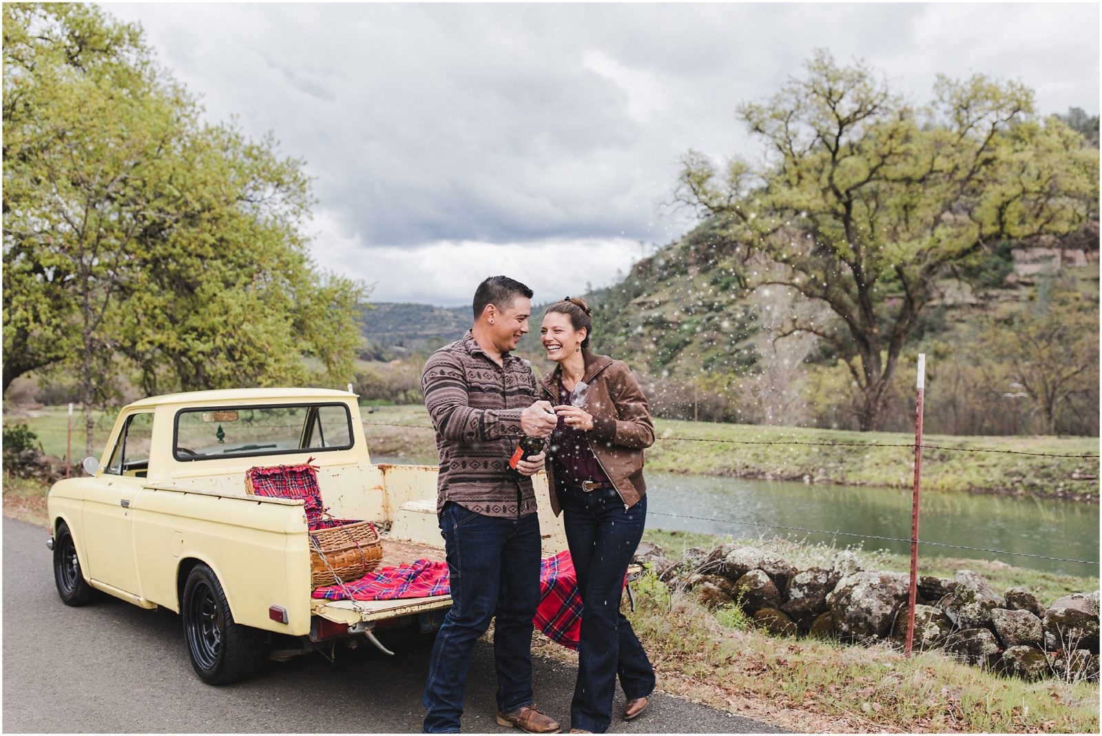 Vintage Car - Drive In Inspired Engagement Session - ashleycarlascio.com