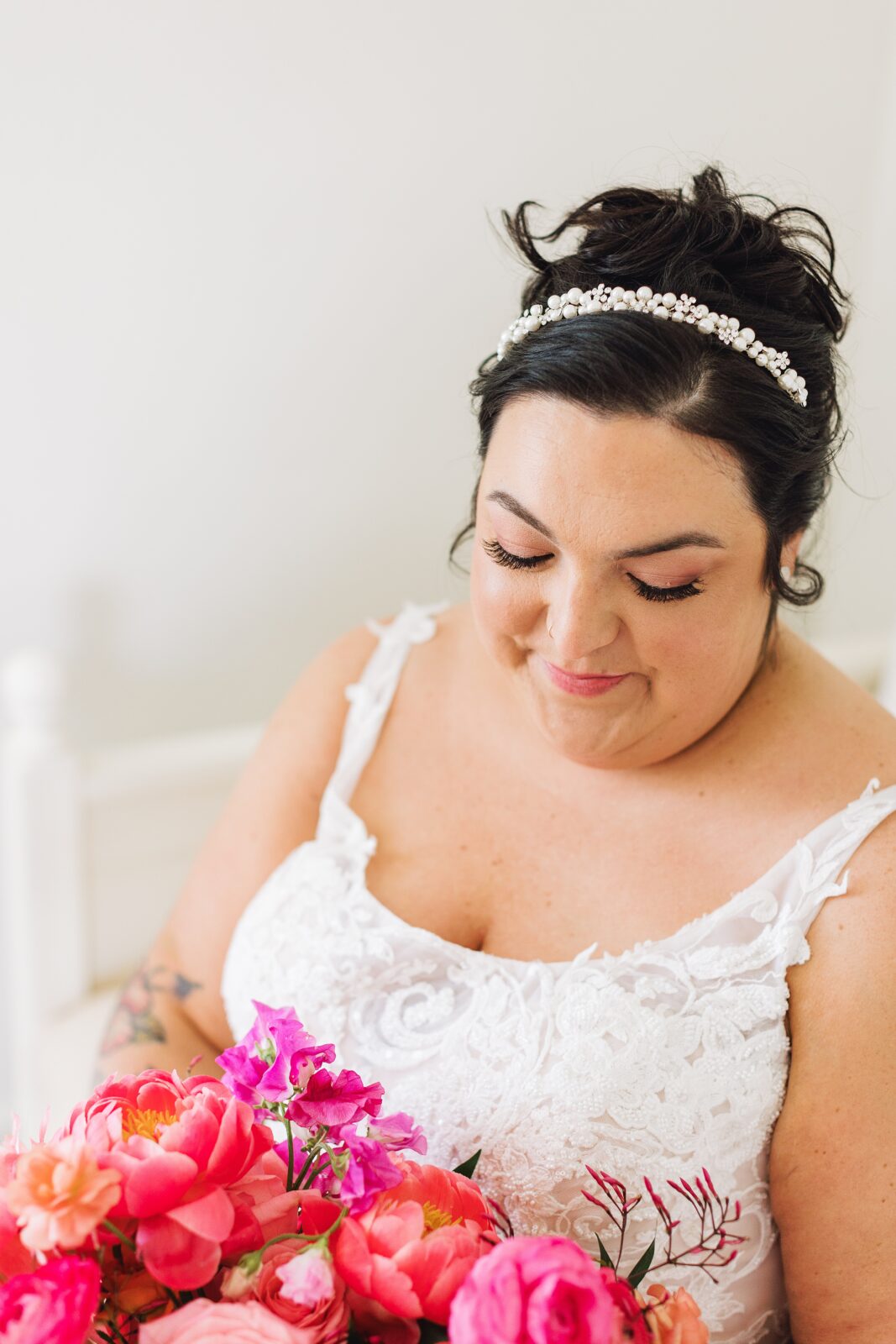 A Vibrant Citrus Wedding at the Lighthouse at Glen Cove Marina | Claire ...