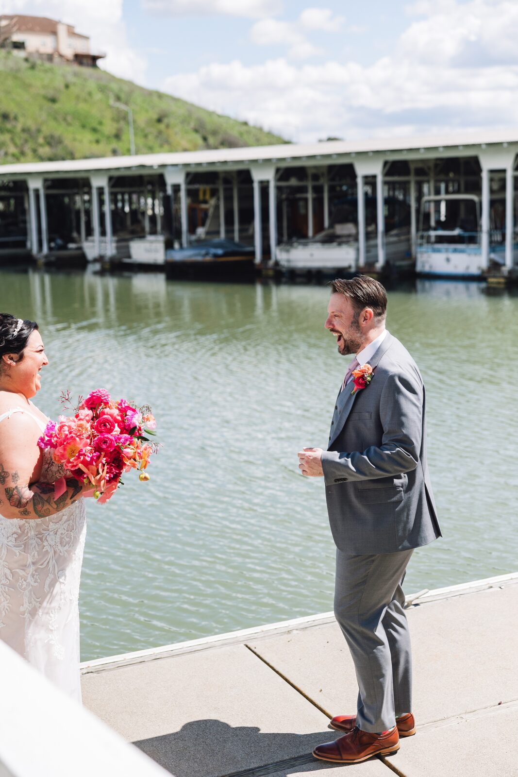 A Vibrant Citrus Wedding at the Lighthouse at Glen Cove Marina | Claire ...