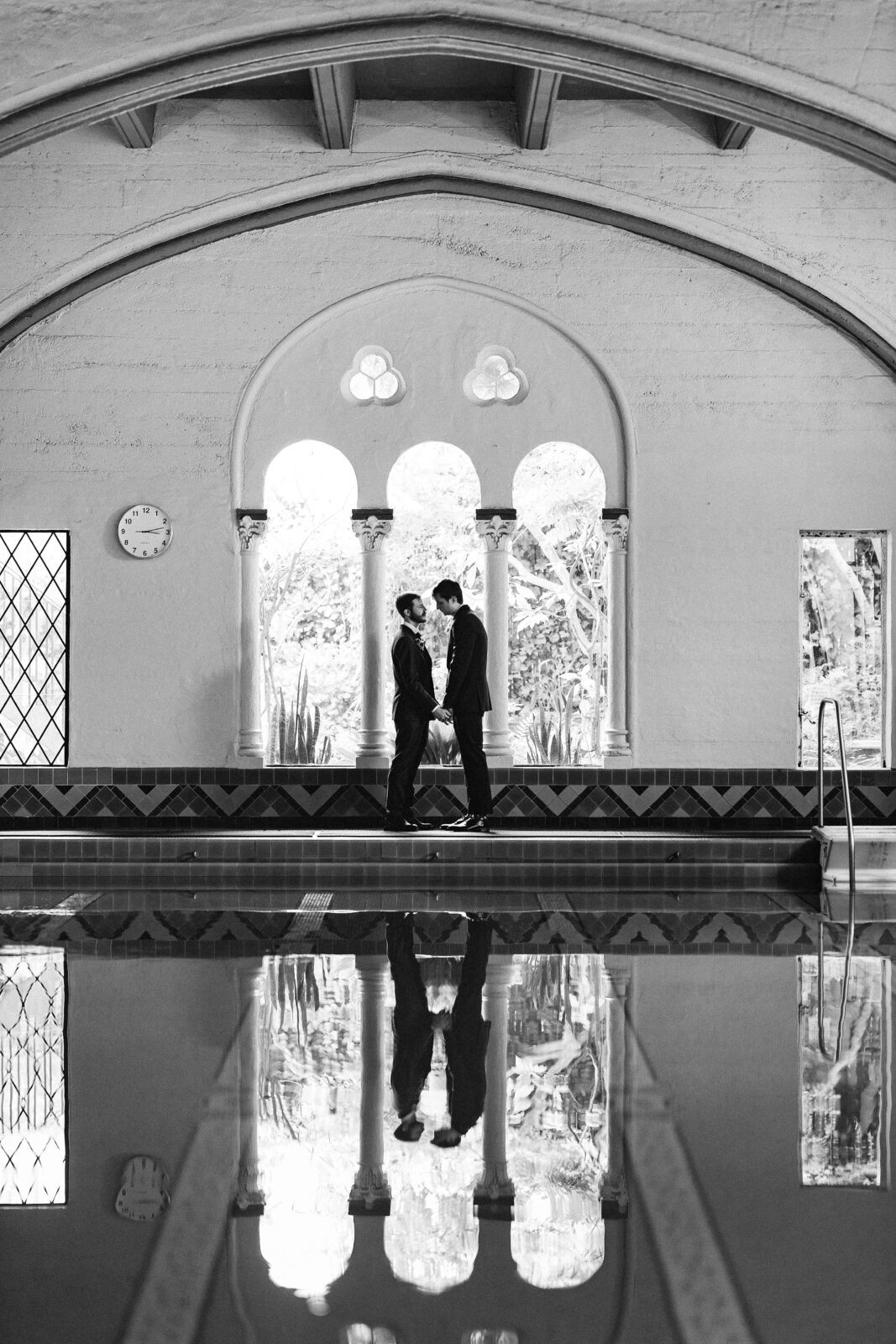 How to Take Your Own Family Photos on Holidays - ashleycarlascio.com